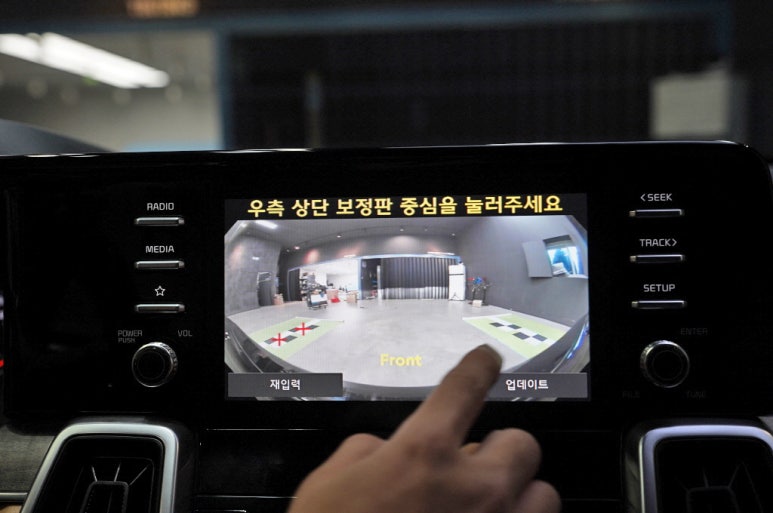 쏘렌토MQ4 순정내비 없는 차량에 순정 어라운드뷰 시공 , HUD, 블랙박스 ,에프터블로우.. : 네이버 블로그