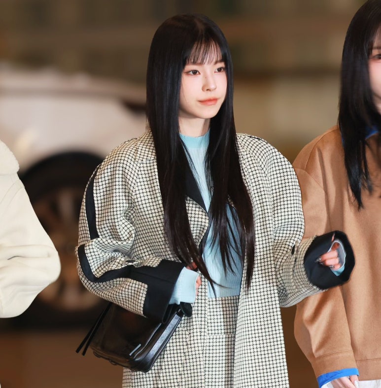 241213 알고 보면 귀족 고양이라는 규진이의 명품 공패 가격..💲 엔믹스 규진 인천공항 출국 공항패션 사진 (ft.공패로 ...