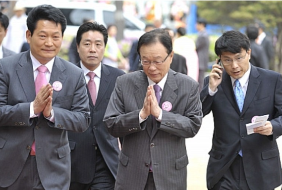 윤상현 국회의원 프로필 와이프 신경아 전 부인 전효선 가족 장인 자녀 고향 군대 종교 네이버 블로그