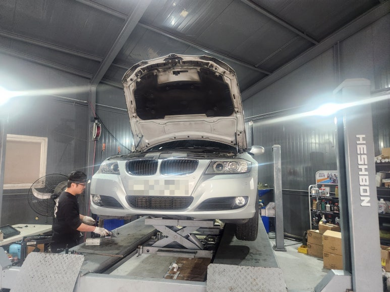 BMW 320D 워셔액 모터, 라이트 벌브 교환 -일산 수입차 전문수리 탑티어 모터스 : 네이버 블로그