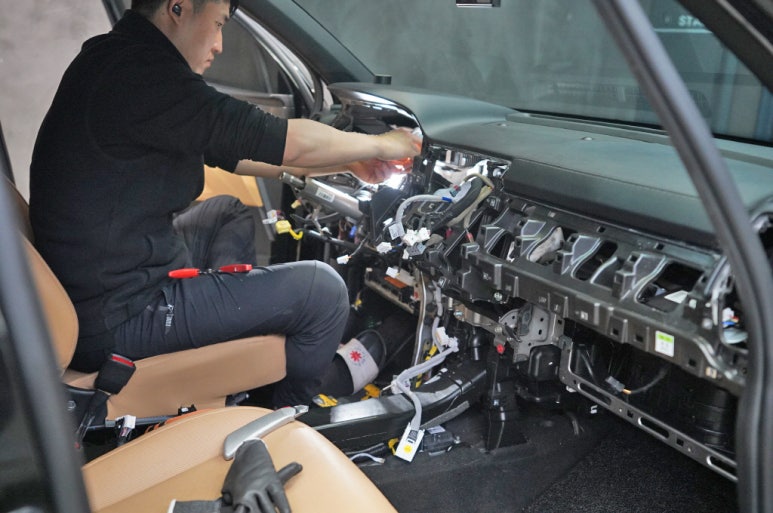 쏘렌토MQ4 디젤차량 - 순정 HUD , 사이드스텝 시공 : 네이버 블로그