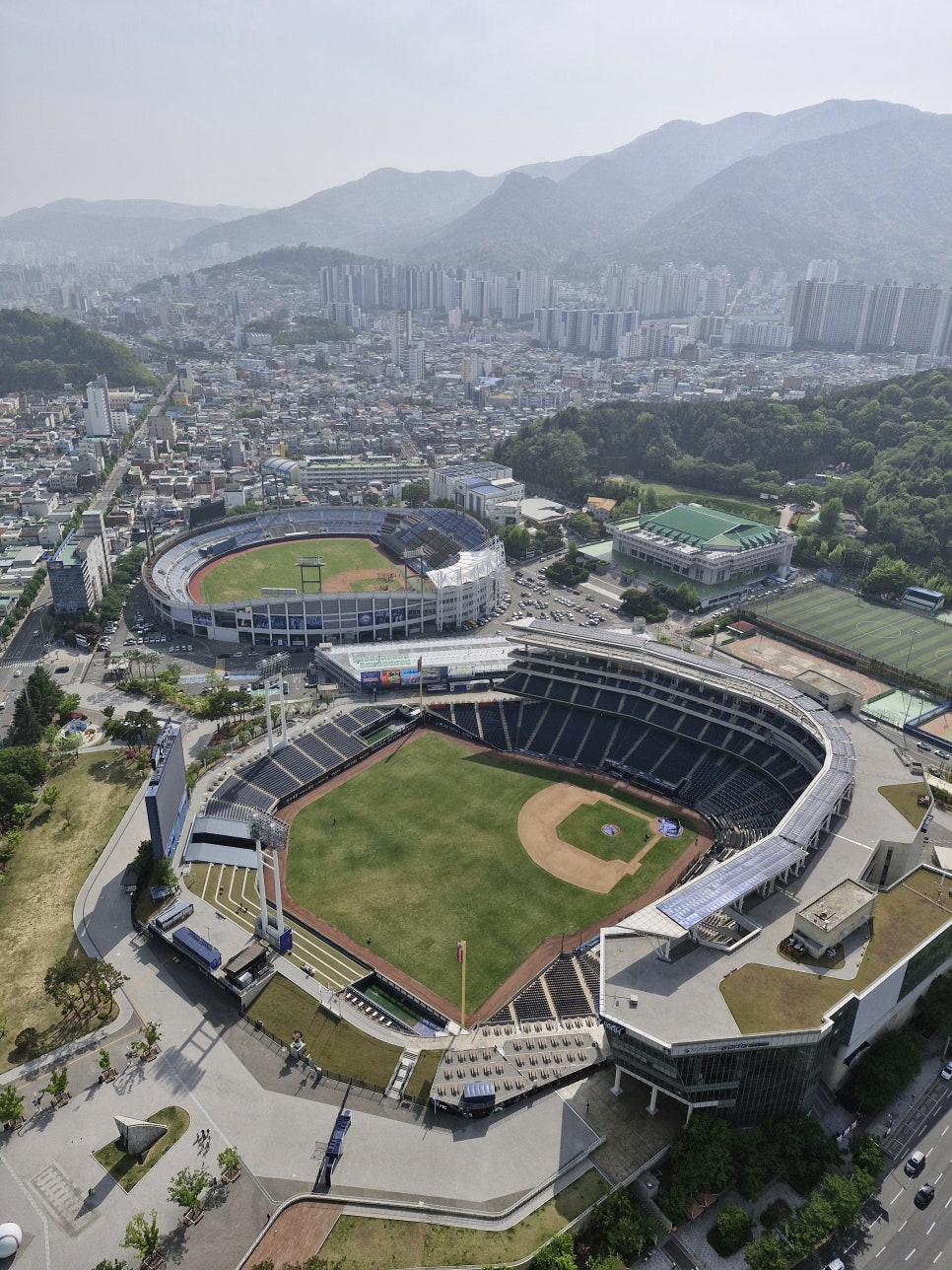 전세 마산 양덕동 메트로시티2차 전세 매물입니다 207동 랜드마크동 즉시 입주가능 야구장이 한눈에 보이는 뷰 창원엔씨