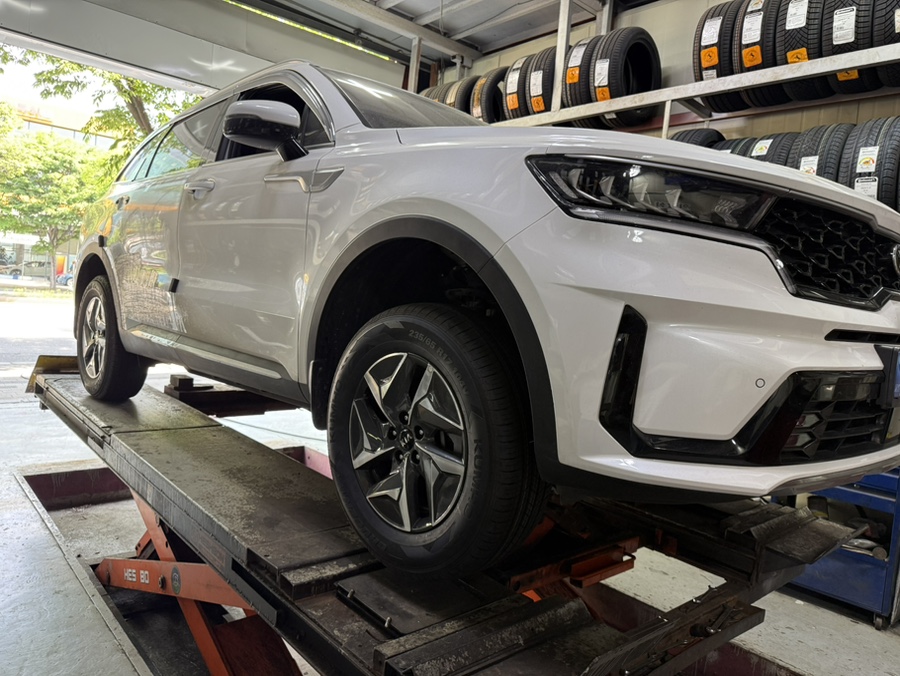 금호 크루젠 HP51_ 235/65R17 타이어 교체 _ 안양타이어/ 평촌타이어/ 과천타이어/ 군포타이어/ 의왕타이어/ 윈터타이어/ 한국타이어/ 금호타이어/ 수입타이어 ...