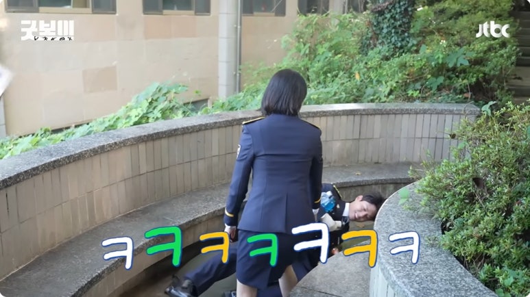 굿보이 박보검 김소현 제복 키스 촬영지 어디? 파킨슨병 건강 적신호 어쩌나, 6회 JTBC 드라마 : 네이버 블로그