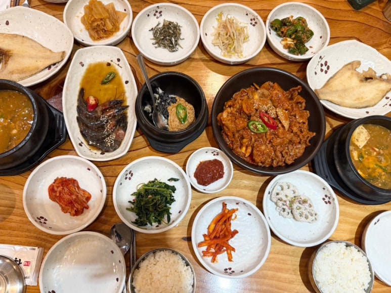 잠실 한식 맛집 무한리필이 가능한 롯데백화점 우렁쌈밥집 매화쌈밥 네이버 블로그