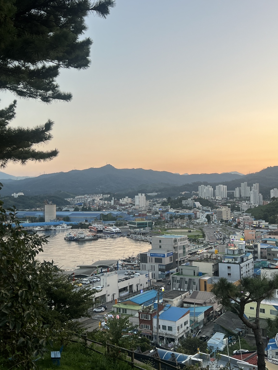 동해 묵호여행 02 : 도째비골 스카이밸리 미끄럼틀 타고 냉면 먹고 한섬해수욕장 갔다가 바람의 언덕도 가고 거동탕수육도 먹고 ...