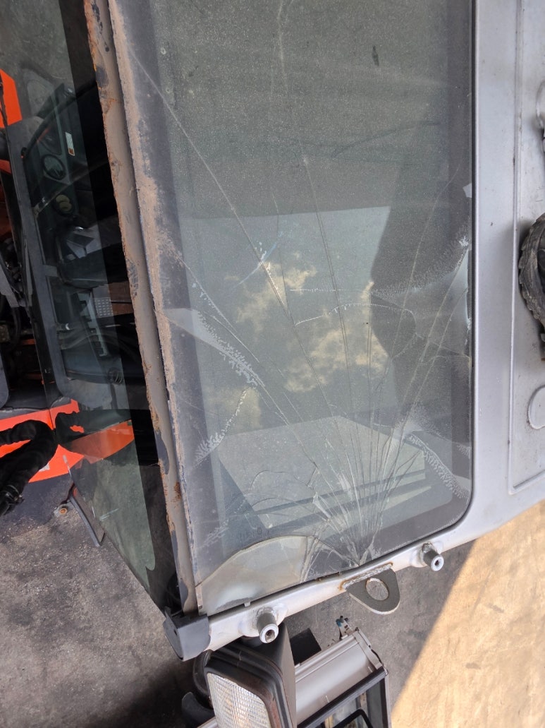 두산7톤지게차D70S-7 지붕유리 교체 : 네이버 블로그