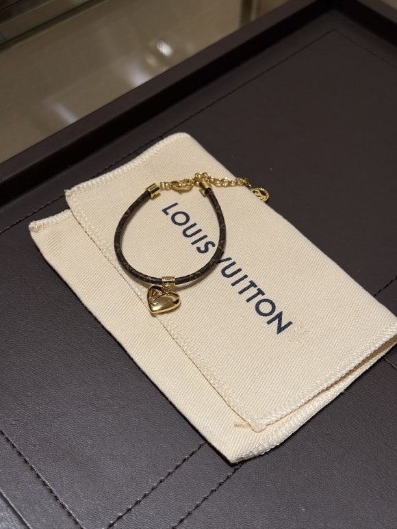 [루이비통 커플팔찌 후기] 명품 커플 팔찌 추천, 가죽팔찌, 루이비통 모노그램 체인 팔찌 : 네이버 블로그