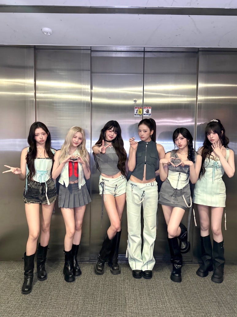 250904 #Mnet #엠카운트다운 아이브 IVE - XOXZ 무대영상&단체사진 : 네이버 블로그