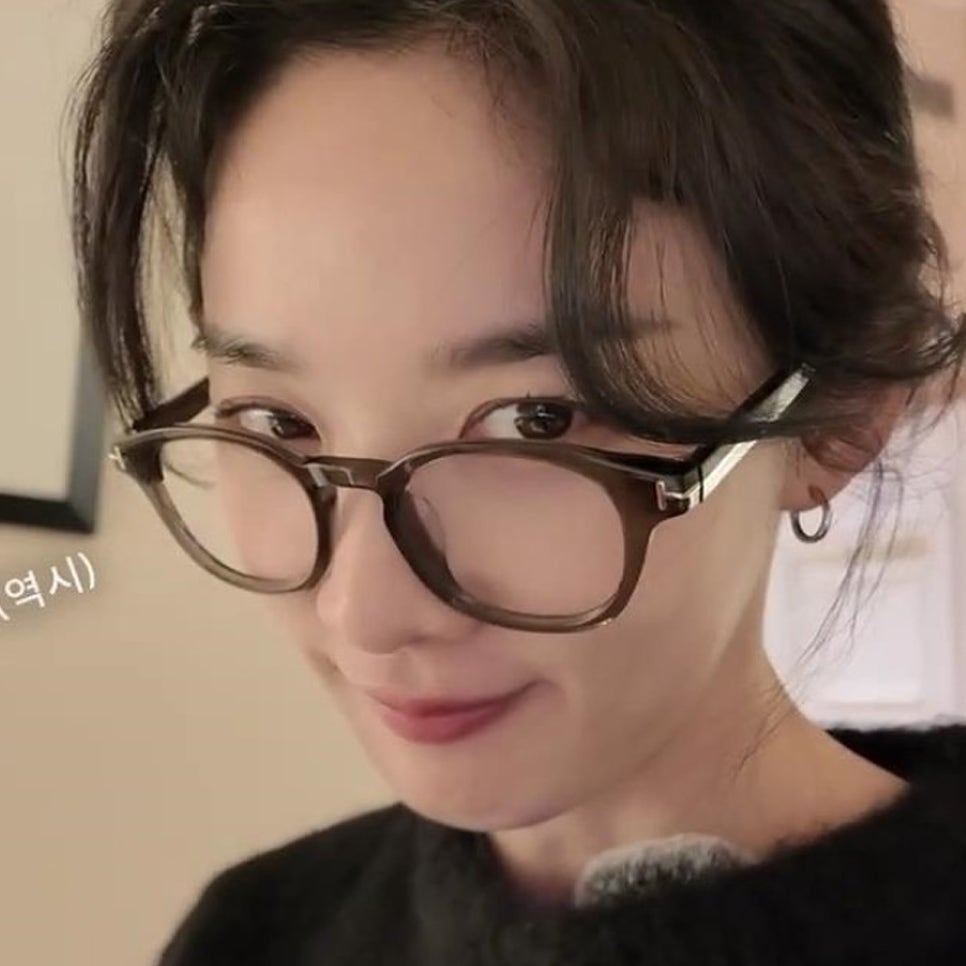 [관악구/신림동/구로동/사당동] 패션 아이콘 배우 이청아 안경 톰 포드(TOM FORD) TF-6000 057 & 01 번 컬러 재입고 : 네이버 블로그