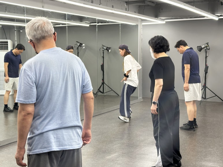 NEPTUNE | 70대도 즐기는 셔플댄스, 시니어 최고의 취미 | 넵튠 댄스 스튜디오 : 네이버 블로그