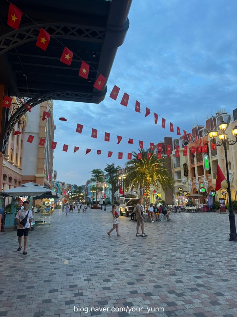 나트랑 빈펄 섬 반쎄오 맛집 메오키친 Meo Kitchen 에어컨 풀가동 : 네이버 블로그