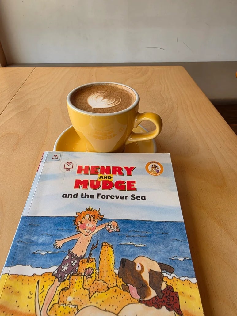 오늘 이 리더스북 ️ Henry and Mudge 시리즈 ️and the Forever Sea ️순간을 영원처럼 ️추억에 관한 ...