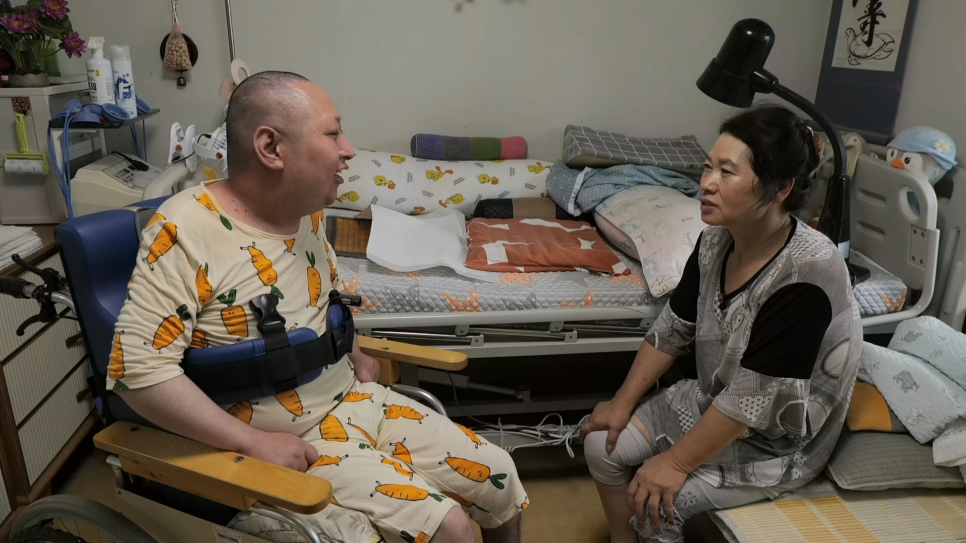 [EBS 나눔 0700] 34년째 아들의 그림자가 되어 : 네이버 블로그