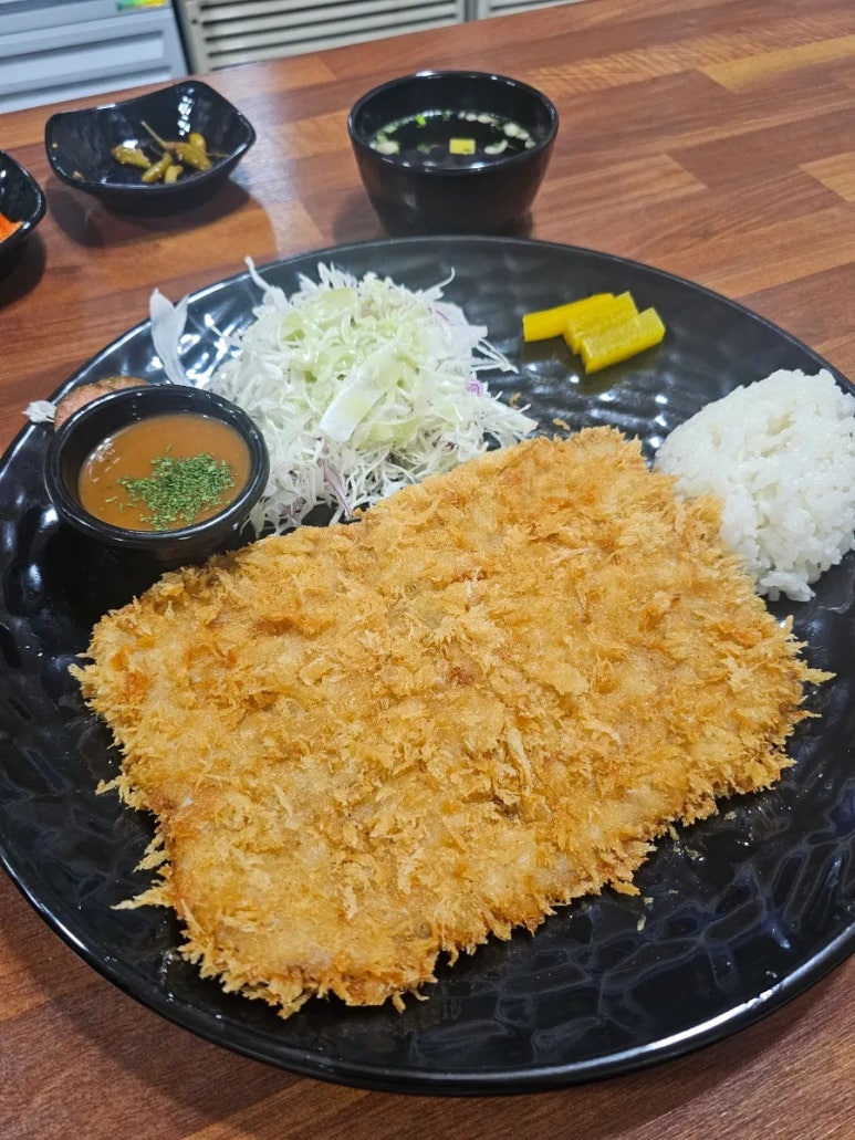 충주 주덕 줄 서서 먹는 돈까스 맛집 [신동화식당] : 네이버 블로그