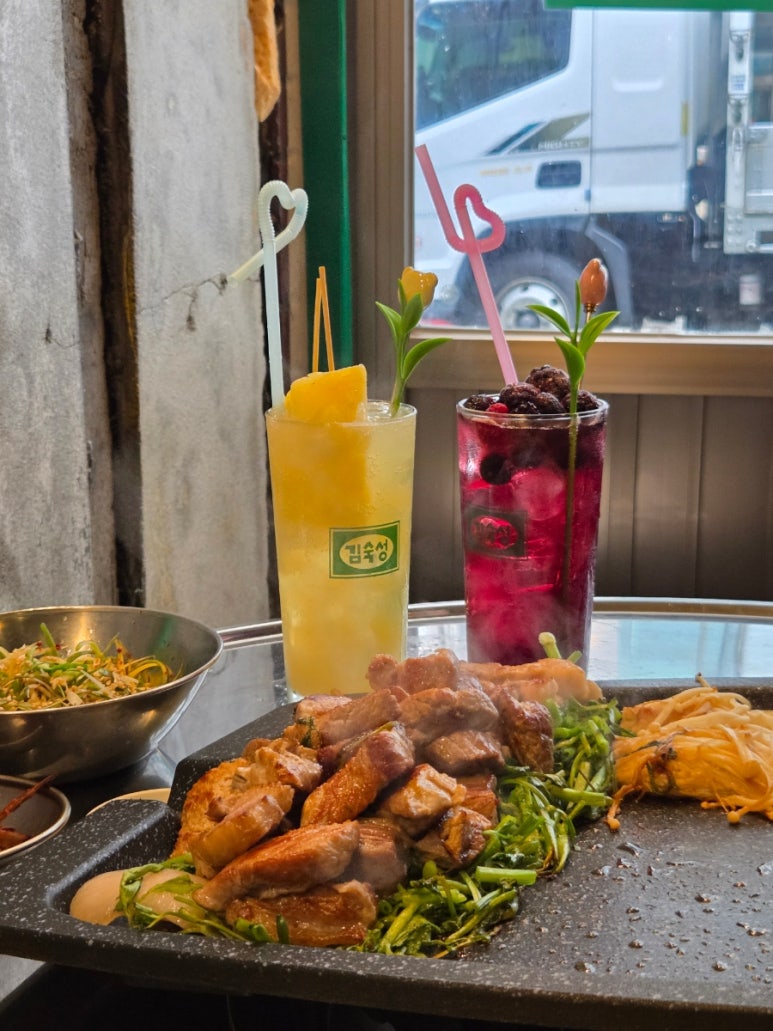 Y2K갬성과 숙성육 좋아하시는 분들의 모임장소 마포역 맛집 김숙성마포역 : 네이버 블로그