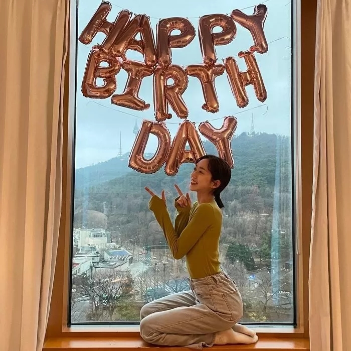 오늘(21일) 26번째 생일 맞아 '깨발랄 댄스' 선보인 '펜하 주석경' 본체 한지현 : 네이버 블로그