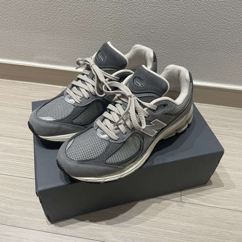 뉴발란스 2002R 프리미엄 빈티지 그레이 M2002RNM 후기 (feat. 사이즈 추천 및 착샷) : 네이버 블로그