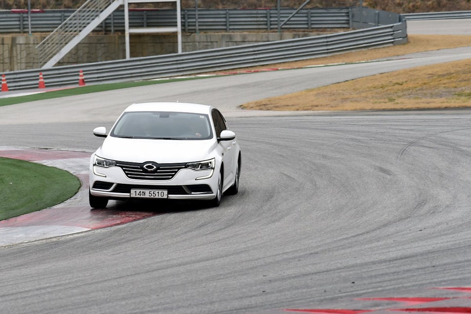 [시승기]저공해 LPG라는 날개를 달다. 르노삼성 SM6 LPe : 네이버 블로그