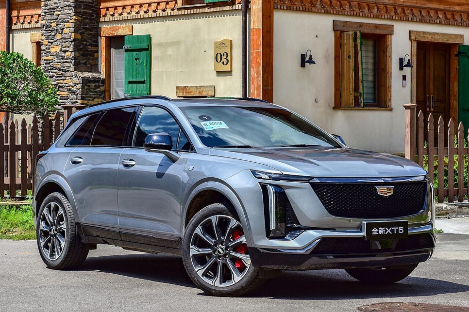 "쏘렌토보다 멋져" 캐딜락 신형 XT5 공개, 세로 램프의 원조 : 네이버 블로그