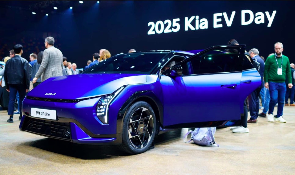 왠지 뒤통수가... 기아 EV4 전기세단 4192만원(실 구매 3천 초반)부터~ : 네이버 블로그