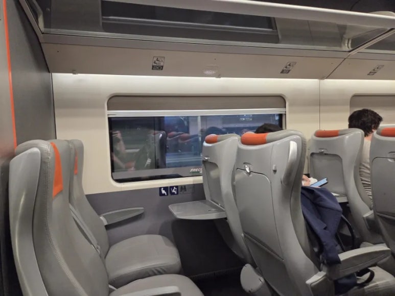 [이탈리아] 트랜이탈리아 기차 frecciafriends 프레시카프렌즈, super economy standard 좌석 탑승후기 ...