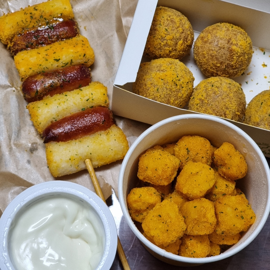 BHC 뿌링클 뿌링미니콜팝 찐솔직 후기 +뿌링소떡, 뿌링치즈볼 | 뿌링사이드 메뉴 추천 | 배민food페스타 : 네이버 블로그