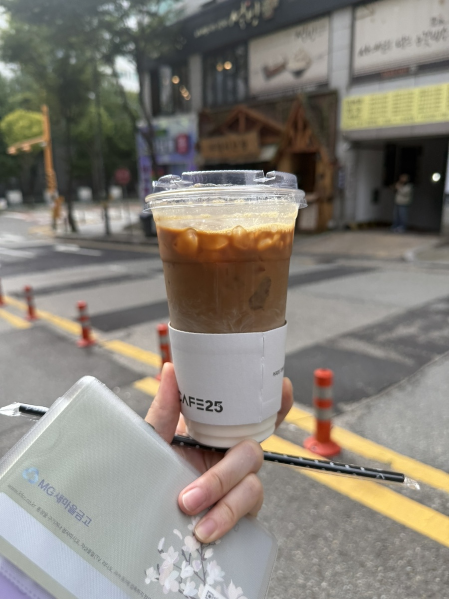 [편의점] GS25 토스페이/아메리카노,라떼 등등 100원 ! 25년10월(6,000원 한도) 페이백 이벤트 이집 원두 맛있어요 ☕️ / 내가 바리스타?! 🫧🔥 : 네이버 블로그