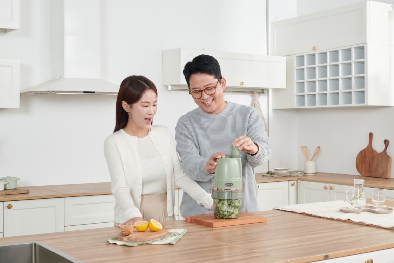 AGK마미니 전동강판 🍆 요리시간 단축! 편썰기의 혁명 : 네이버 블로그