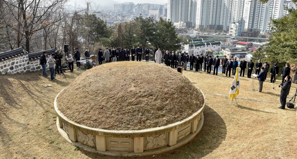 공동체를 위해 함께 일어서는 용기와 책임 : 네이버 블로그