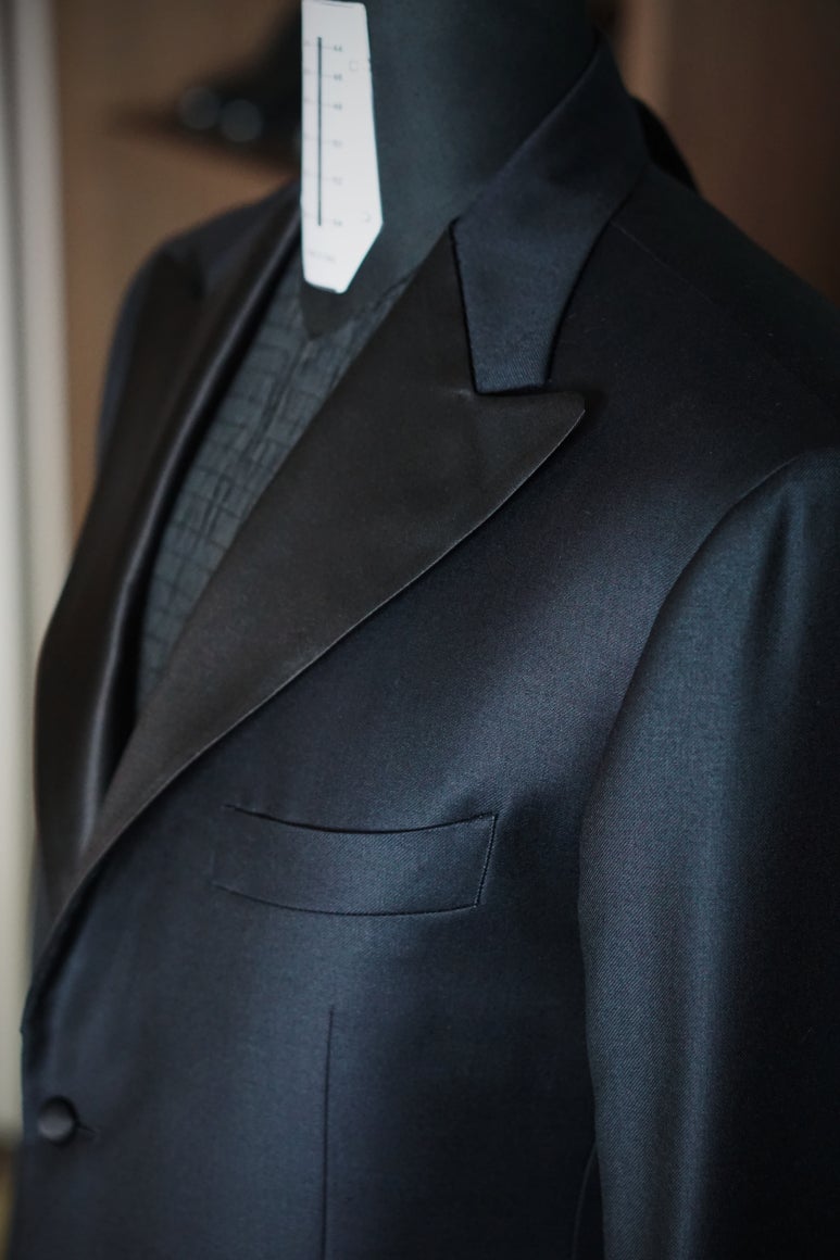 빛을 머금은 다크 네이비 턱시도 - SCABAL GALAXY : 네이버 블로그