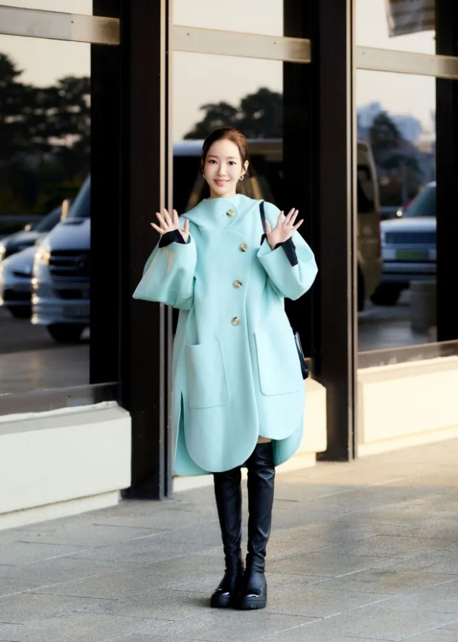 37kg..?! 역대급 뼈말라 박민영 겨울 코트 패션 : 네이버 블로그