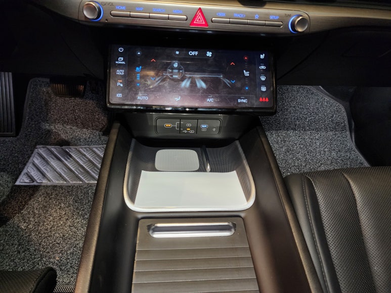 그랜저 GN7 택시 부활 차량 콘솔트레이는 순정 무선충전기로 장착하세요~ with 청주덱스형 : 네이버 블로그