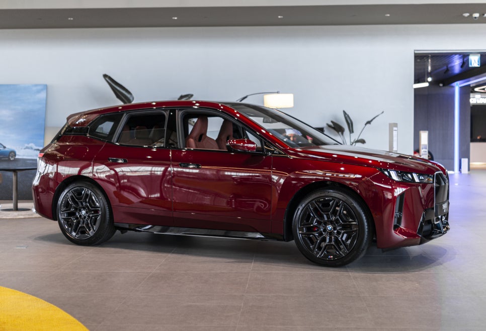 2026 BMW iX xDrive 60 LCI, 삼성 SDI 대용량 배터리를 탑재한 준대형 전기 SUV : 네이버 블로그