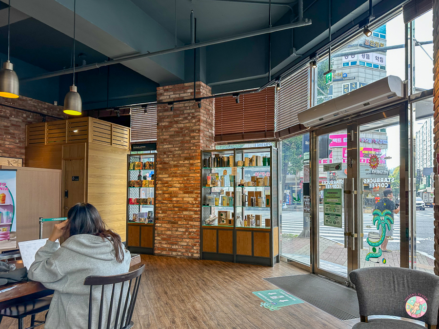 행신 카페 추천｜스타벅스 행신역, 카공하기 좋은 좌석이 많은 이유 : 네이버 블로그