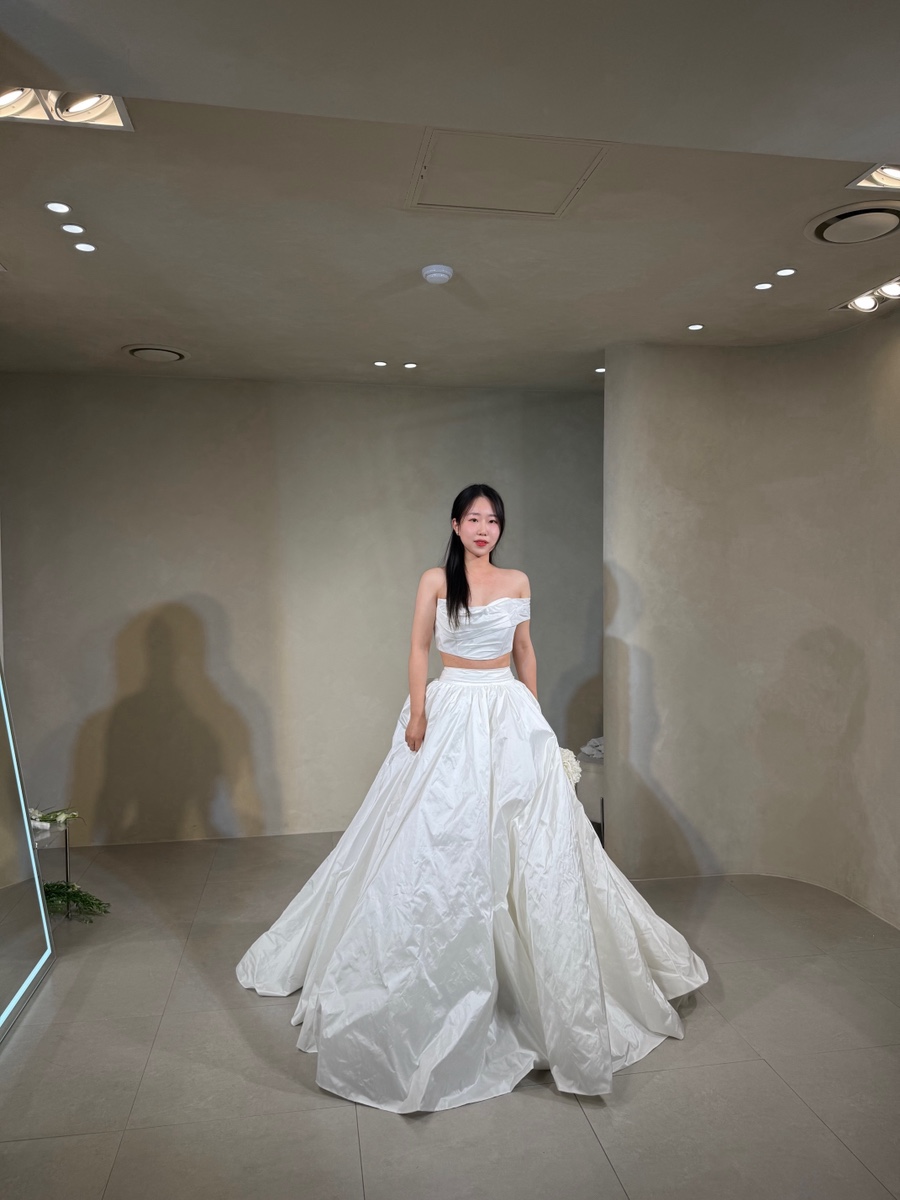 브라이드 손윤희 촬영 드레스 누가 안 예쁘대! 블로그에서 본 적 없는 신상 드레스!!(25.11.11) : 네이버 블로그