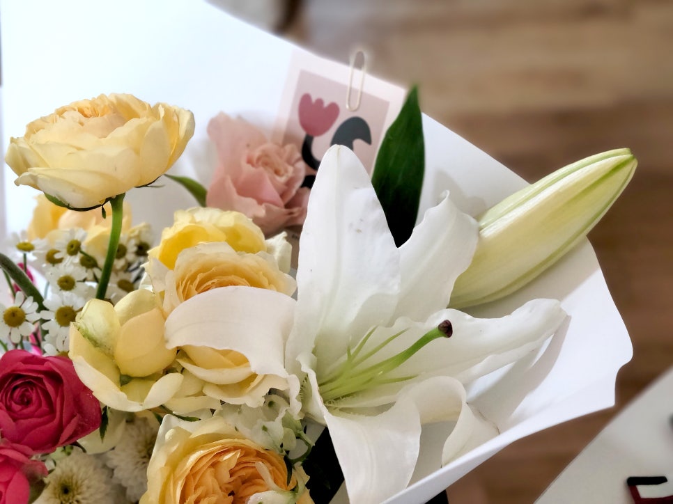 미아역꽃집ㅣ특별한 꽃으로 엮은 아름다운 꽃다발 에뜨레아 플라워 기념일 꽃다발 : 네이버 블로그