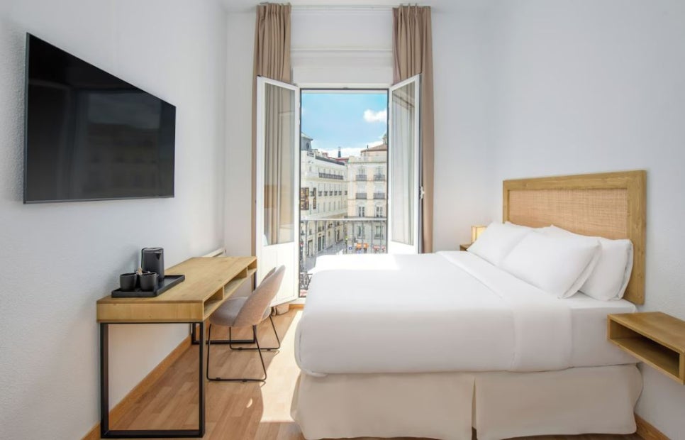 마드리드 10~20만원대 숙소 BEST 4 | 프라도미술관·마요르광장 근처 가성비 호텔 추천 (루티아 푸에르타 델 솔, 악셀 ...