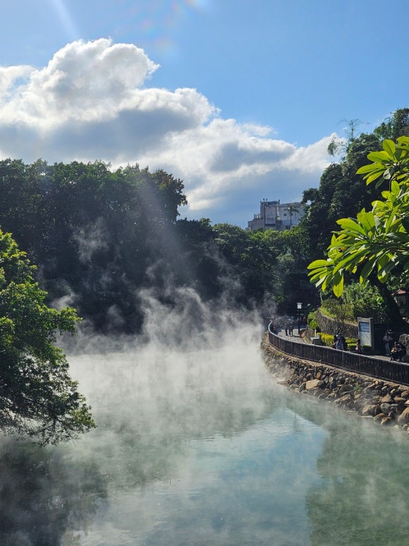 30대 백수들의 대만 타이베이여행 - 3일차(유산동 우육면, 베이터우 온천마을, 무료족욕탕, 단수이, 진리대학교, 단수이 야경 ...