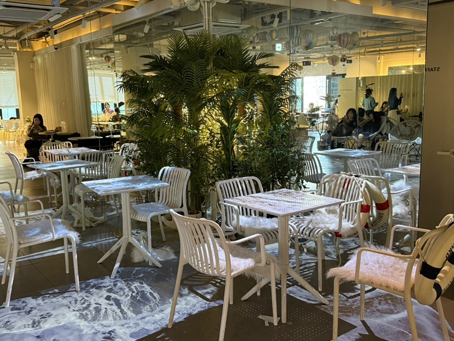 강남 이색 카페 미디어아트가 있는 퍼스트커피랩 : 네이버 블로그