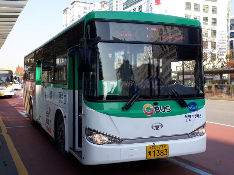 [ 경기고속 ] 17번 "광주터미널.참조은병원앞-숭신여자중고교.래미안금광아파트"간 BS106 NGV 1383호 (고전 ...
