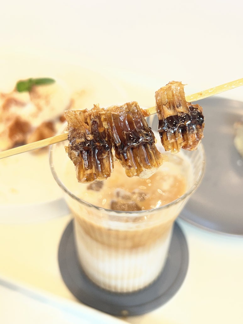 청라 카페 NUE 뉴 방문기 따끈한 크로플 아이스크림, 꿀맛 벌꿀라떼 먹고 왔어요ㅋ : 네이버 블로그