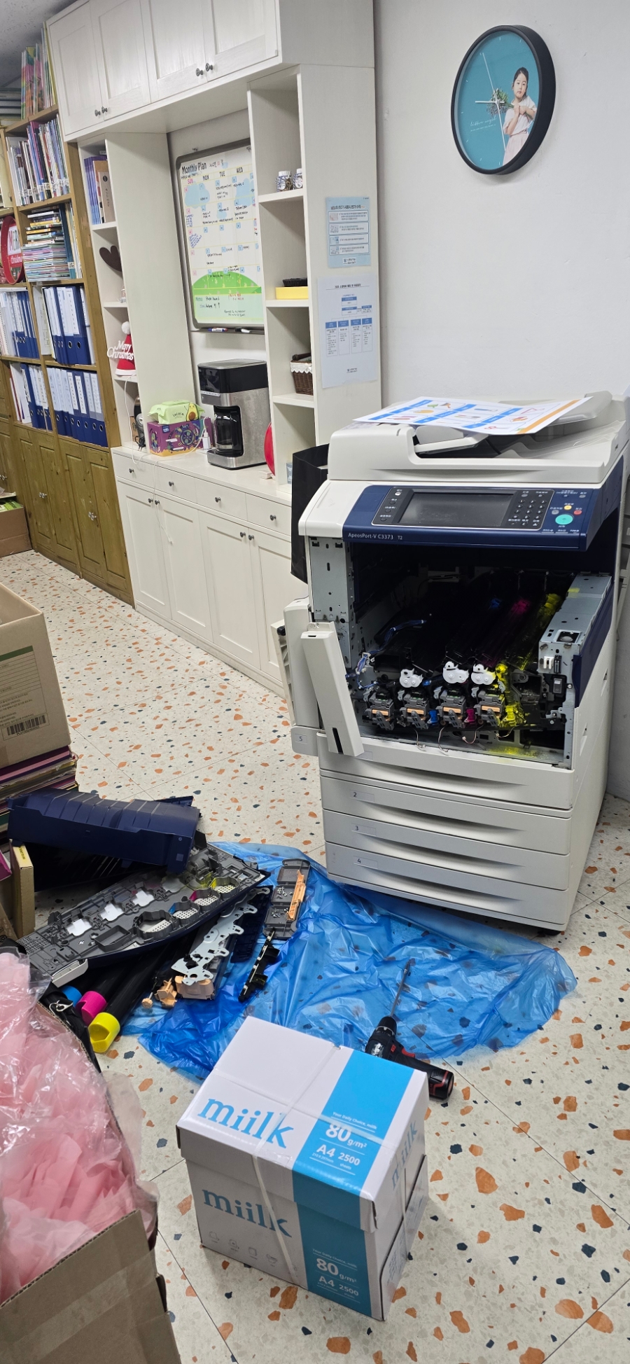 후지제록스 Apeosport VC3373 칼라복사기 입니다.딱딱소리나고 에러코드024-923 에러입니다 마포구 출장서비스 ...