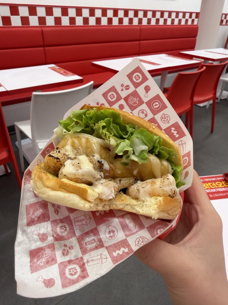 영등포역맛집 왓더버거 영등포점 퉤쉐쉥쉐 새우버거와 사이드종류별 후기 : 네이버 블로그