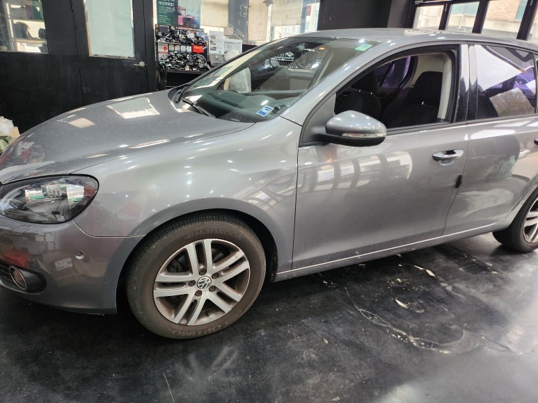 오늘도 축~ 늘어져버린 골프6세대 차량의 실내 천장을 수리했어요~~ 이제 폐차때까지 떨어지는 일은 없겠습니다~!ㅎㅎㅎ : 네이버 블로그