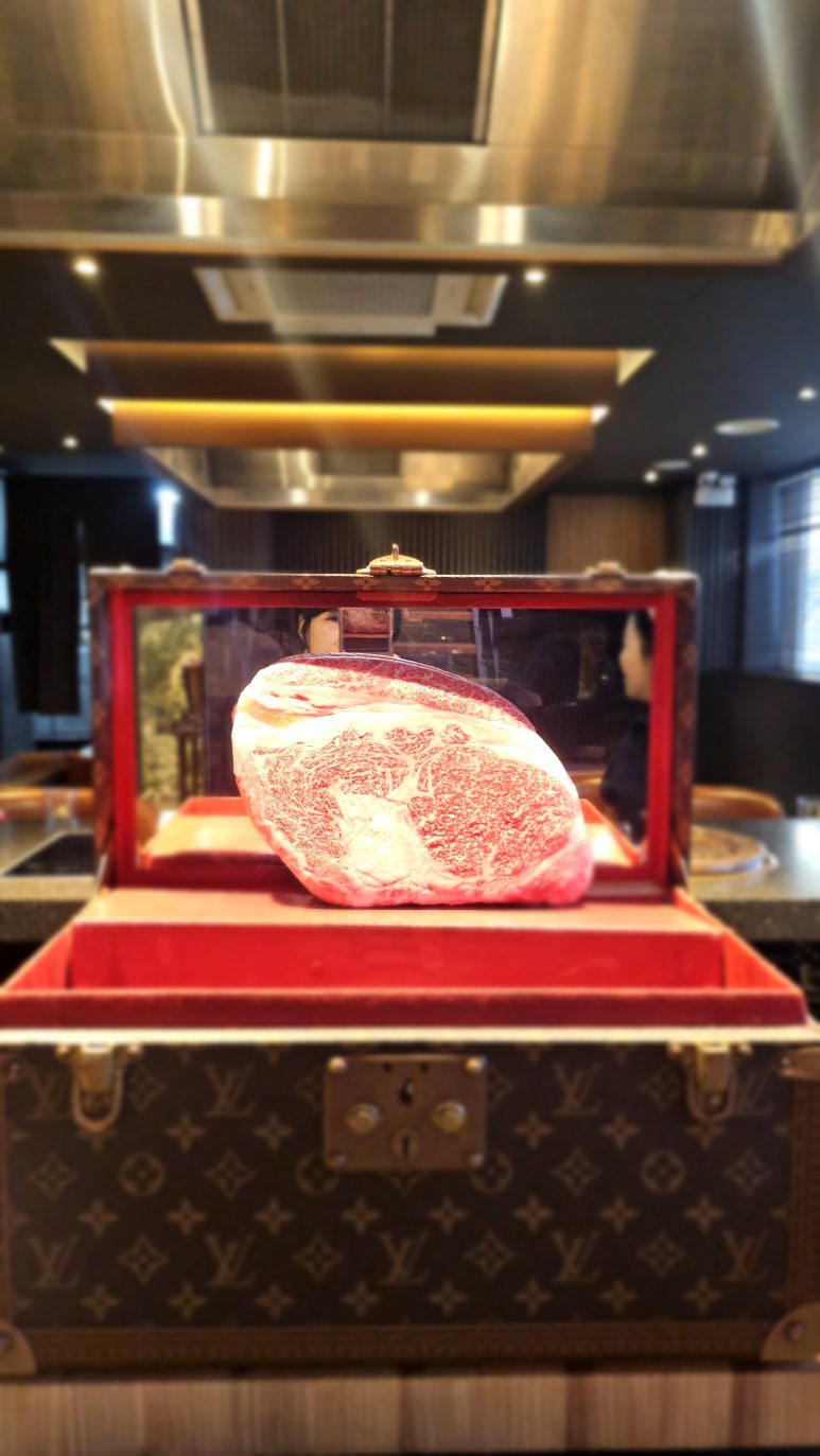 루이비통 가방 속 한우, 그리고 거품에 녹아든 자본의 맛.fast:페리에 주에 그랑 브뤼(Perrier-Jouët Grand ...