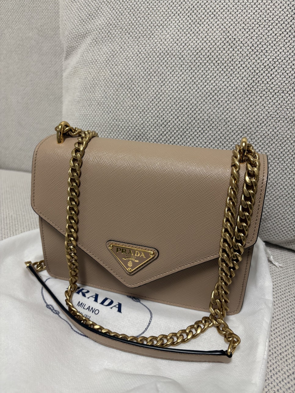 파주 롯데아울렛 프라다 사피아노 체인 숄더백 구매후기(베이지) : 네이버 블로그