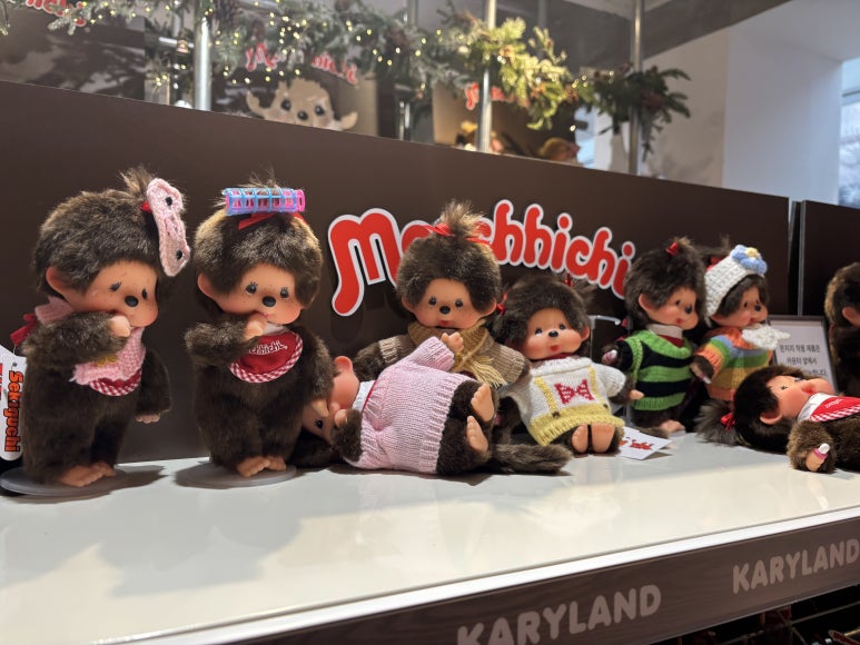 신사가로수길 캐리마켓 몬치치 팝업 굿즈 구경하기 : 네이버 블로그