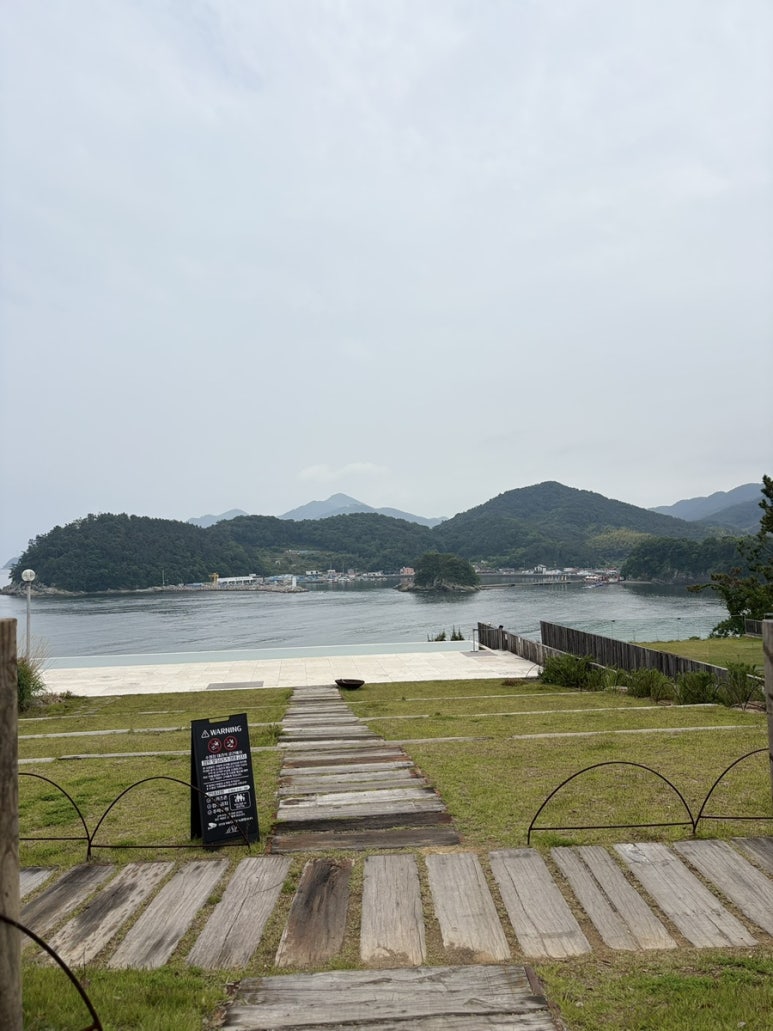 부산근교 나들이추천 거제도 바다도 보고, 사진찍기좋은 가족들과 연인과 함께 가기좋은 W181카페 : 네이버 블로그