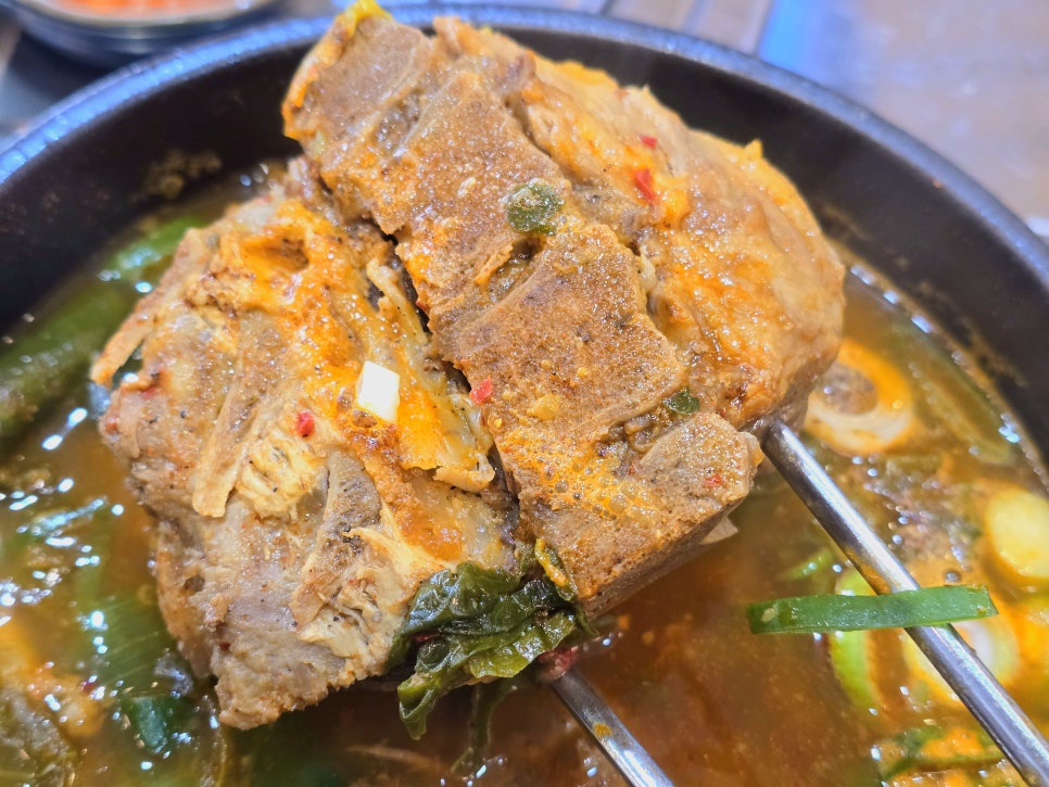아산 모종동 맛집 보쌈주는족발집, 뼈해장국 잡내 없고 짭짤 매콤한 맛 늦은 후기 : 네이버 블로그